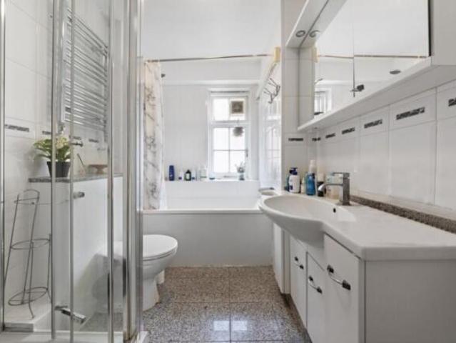 2 bedroom apartment for rent in Apsley House, Finchley Road, NW8