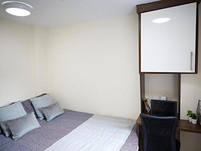 2 bedroom apartment for rent in Apt 8A, 8 Blenheim Terrace #174722, LS2