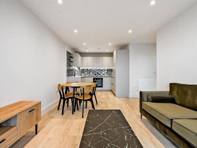 2 bedroom apartment for rent in Aquifer House, Exploration Way, Slough, SL1