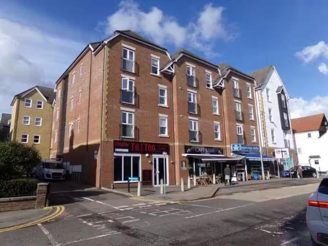 2 bedroom apartment for rent in Archer Place, South Street, Bi.