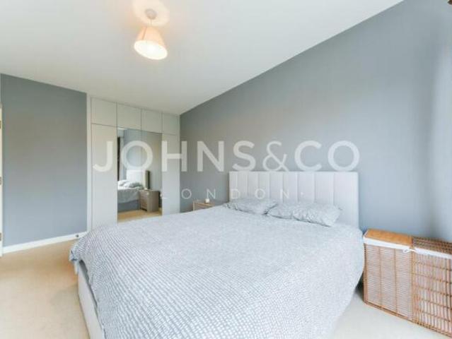 2 bedroom apartment for rent in Aragon Court, Battersea, London, SW8
