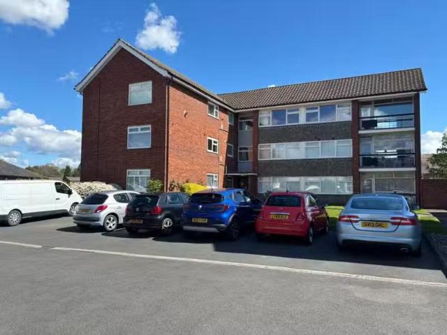 2 bedroom apartment for rent in Arlington Avenue, Leamington S.
