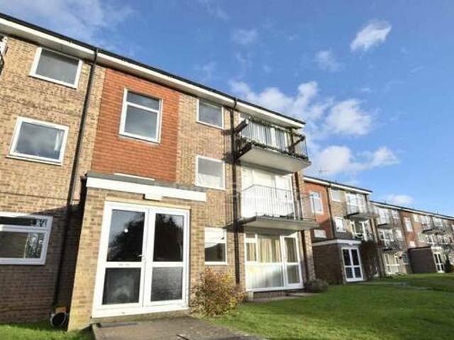 2 bedroom apartment for rent in Armadale Court Reading RG30