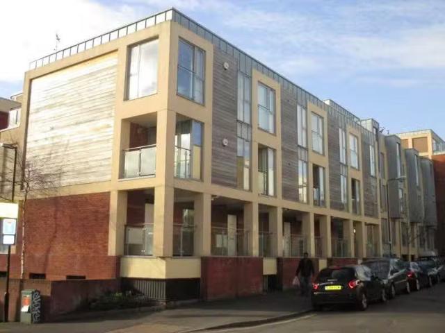 2 bedroom apartment for rent in Armidale Place, Montpelier, BS.