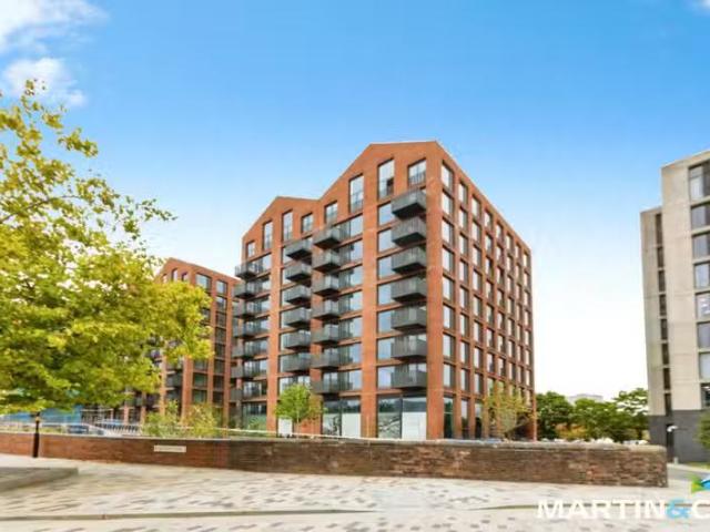2 bedroom apartment for rent in Ashted Wharf, Glasswater Locks.