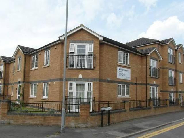 2 bedroom apartment for rent in Aston Court Sarum Road Luton Beds LU3 2AX LU3