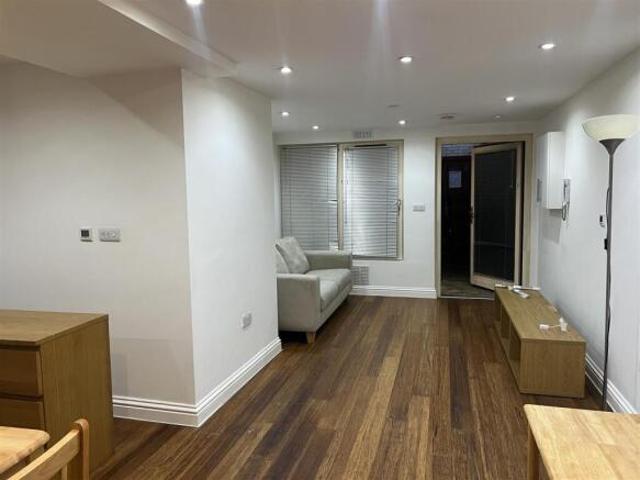 2 bedroom apartment for rent in Bull Yard, London, SE15