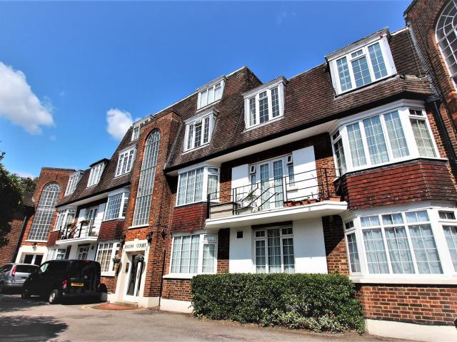 2 bedroom apartment for rent in Bush Court, Crown Lane, Southgate, N14