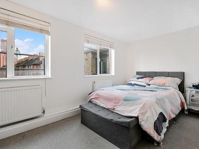 2 bedroom apartment for rent in Burden House, Vauxhall London SW8