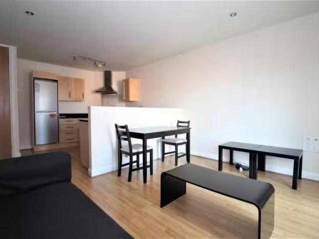2 bedroom apartment for rent in Burgess House, Burgess Street.