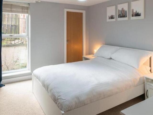 2 bedroom apartment for rent in Burton Road, Manchester, M20
