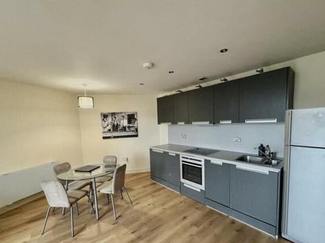 2 Bedroom Apartment For Rent In Bute Terrace. City Centre