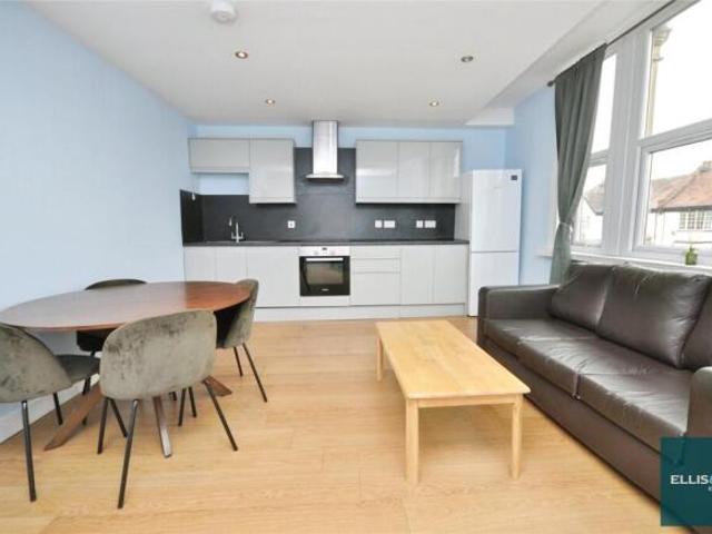 2 bedroom apartment for rent in Ballards Lane, Finchley, N3