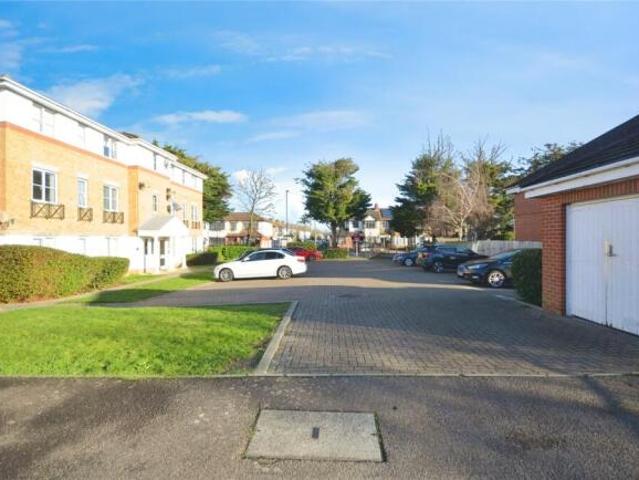 2 bedroom apartment for rent in Bancroft Chase, Hornchurch, Essex, RM12