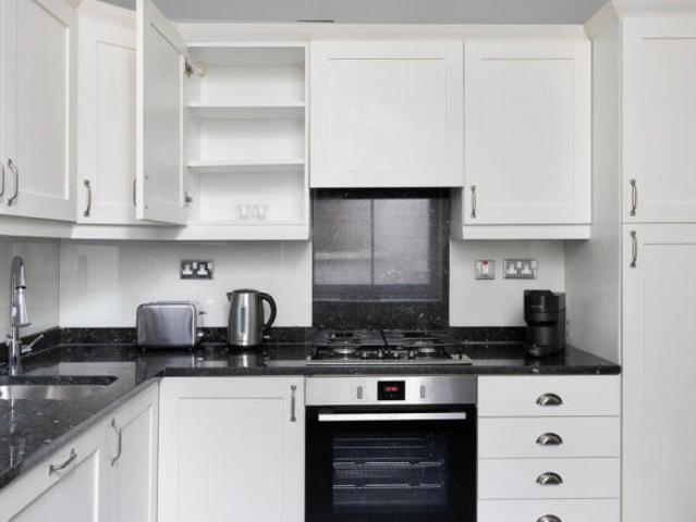 2 bedroom apartment for rent in Basement Flat, Redcliffe Square, Kensington And Chelsea, London, SW10