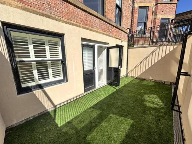 2 bedroom apartment for rent in Barlow Moor Road, Manchester, M20