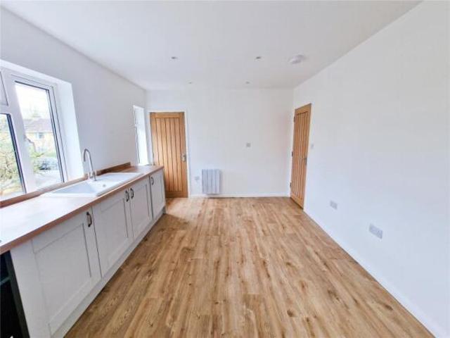 2 bedroom apartment for rent in Barrow Road, BA2