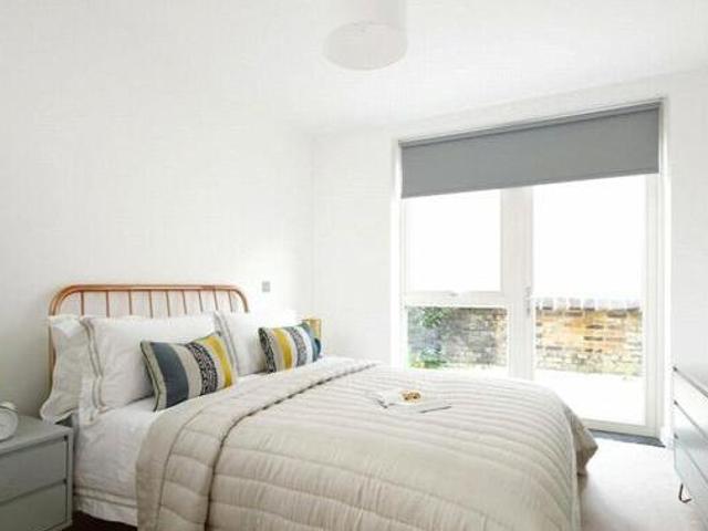 2 Bedroom Apartment For Rent In Batavia Road, London