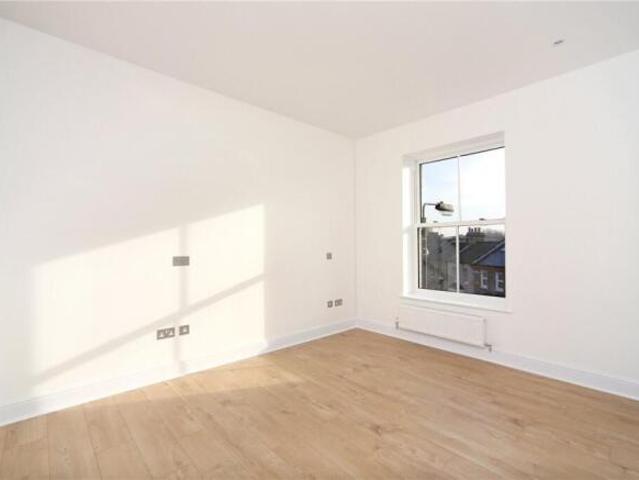 2 bedroom apartment for rent in Battersea Park Road, Battersea, SW11