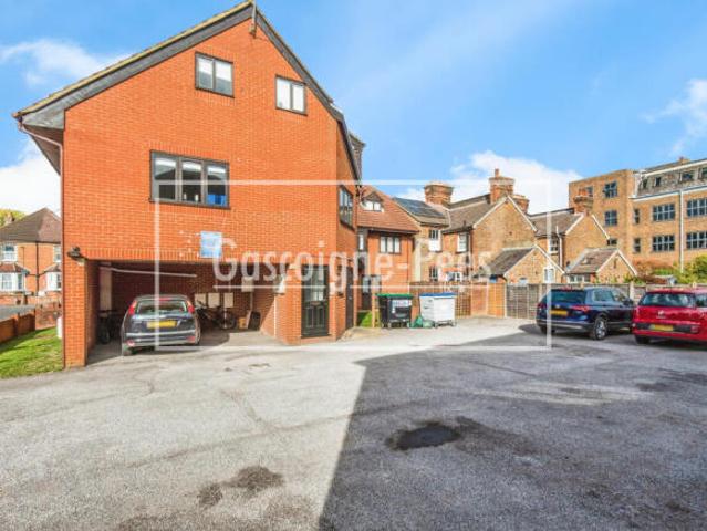 2 bedroom apartment for rent in Bayliss Court, Guildford, GU1