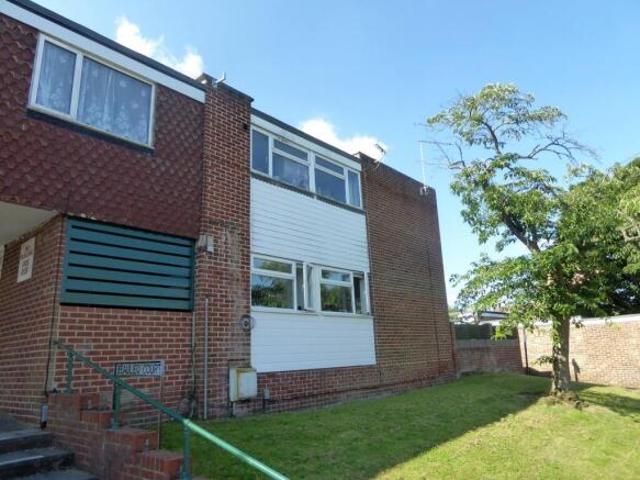 2 bedroom apartment for rent in Beaulieu Court, RG21