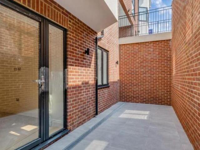2 bedroom apartment for rent in Beechcroft Avenue, Golders Green, NW11