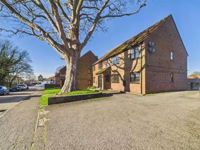 2 bedroom apartment for rent in Bell Lane, Princes Risborough.