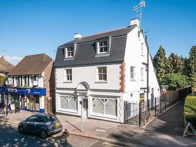 2 bedroom apartment for rent in Bell Street RH2