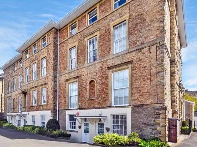 2 bedroom apartment for rent in Bellevue Road, Clevedon, BS21