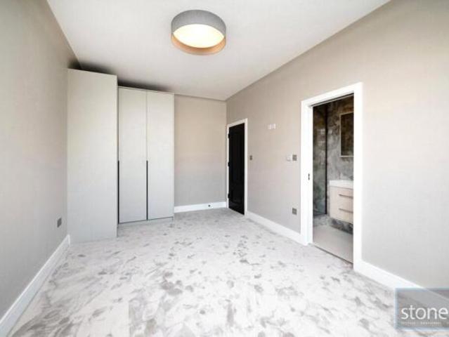 2 bedroom apartment for rent in Belsize Avenue, London, NW3