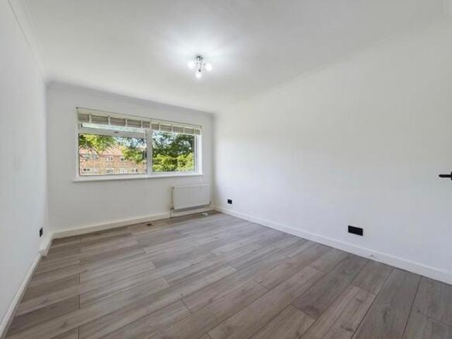 2 bedroom apartment for rent in Benhill Wood Road, Sutton, SM1