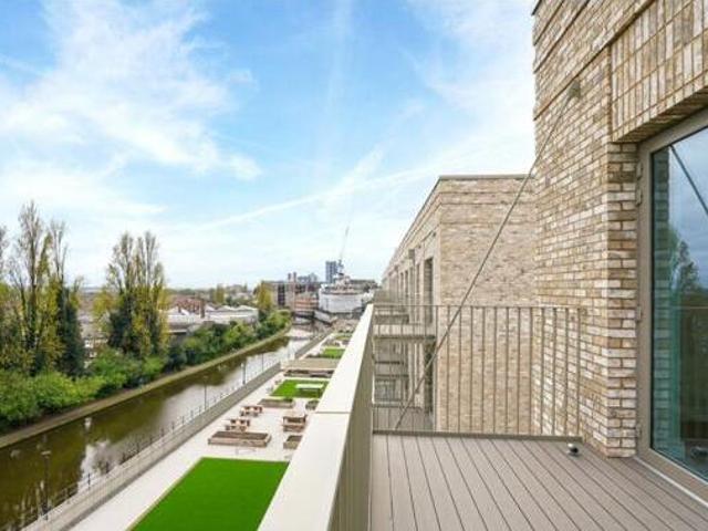 2 Bedroom Apartment For Rent In Beresford Avenue, Wembley
