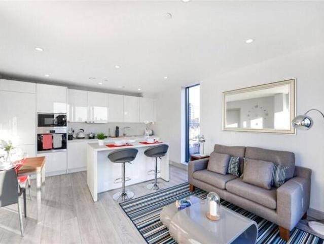 2 bedroom apartment for rent in Bethwin Road, London, SE5