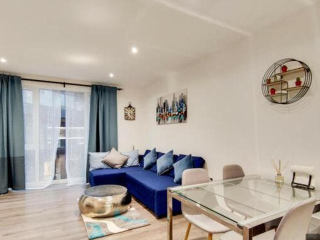 2 Bedroom Apartment For Rent In Bevenden Street, London