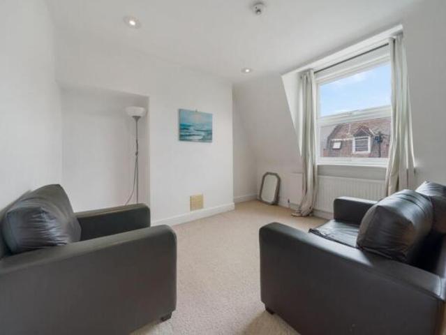 2 bedroom apartment for rent in Birnam Road, London, N4