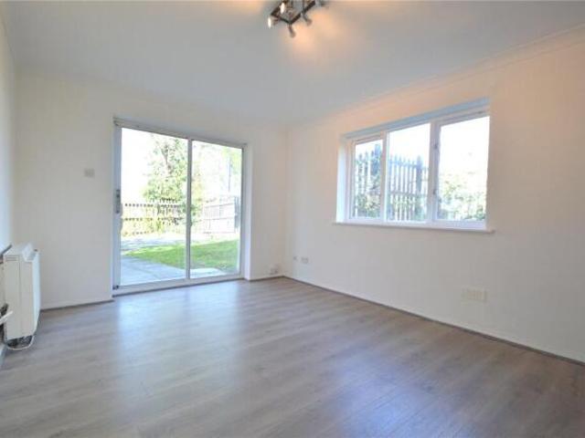 2 bedroom apartment for rent in Birchend Close, South Croydon, CR2