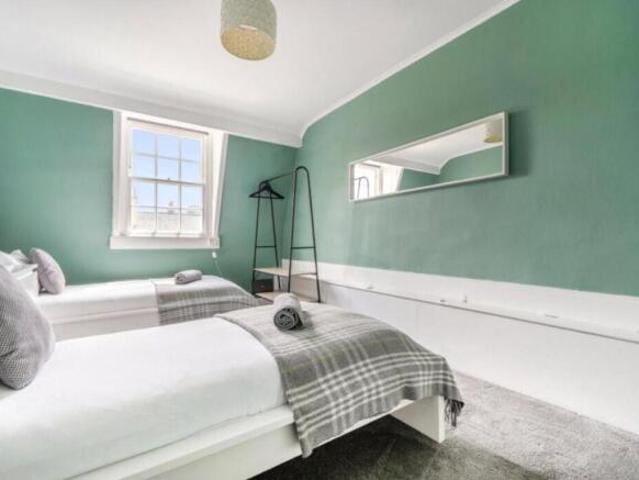 2 bedroom apartment for rent in Birkbeck Pl, Norwood, London, SE21