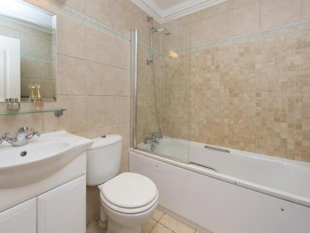 2 bedroom apartment for rent in Blackstock Road, London, N5