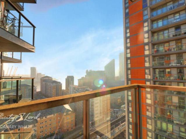 2 bedroom apartment for rent in Blackwall Way, London, E14