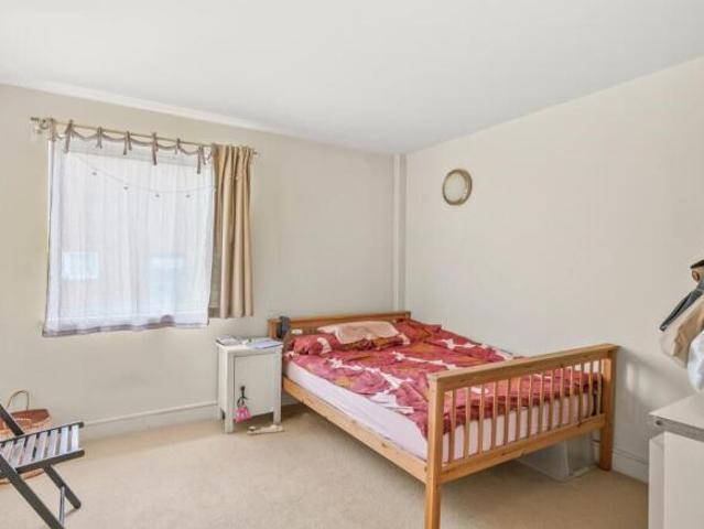2 bedroom apartment for rent in Blakes Road, London, SE15