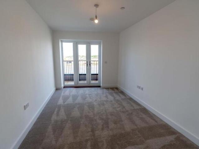 2 bedroom apartment for rent in Blue Boar Lane, Headland House, ME1