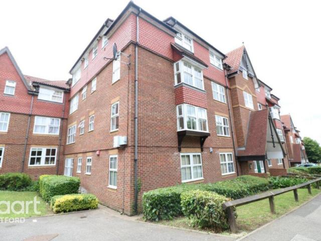 2 bedroom apartment for rent in Bow Arrow Lane, Dartford, DA2