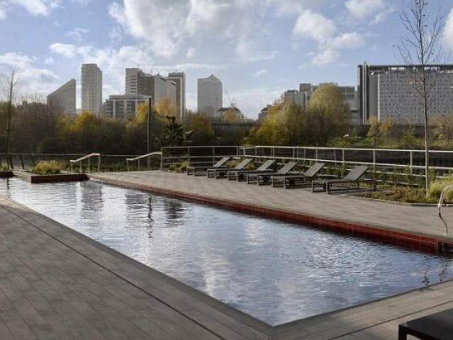 2 bedroom apartment for rent in Botanic Square, London, E14