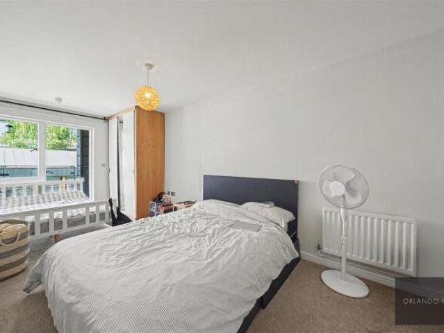 2 bedroom apartment for rent in Boundary Lane, London, SE17