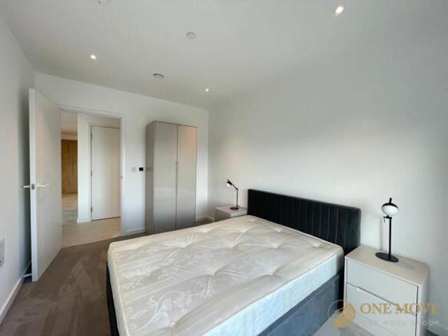 2 bedroom apartment for rent in Bouchon Point, The Silk District, E1