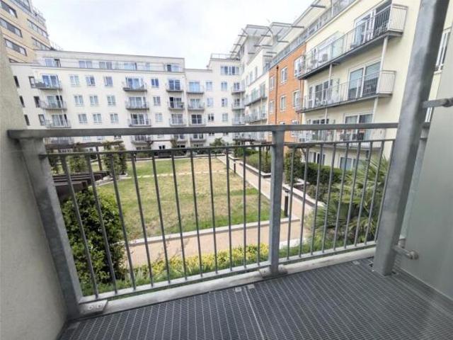 2 bedroom apartment for rent in Boulevard Drive, London, NW9