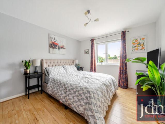 2 bedroom apartment for rent in Bramhope Lane, London, SE7