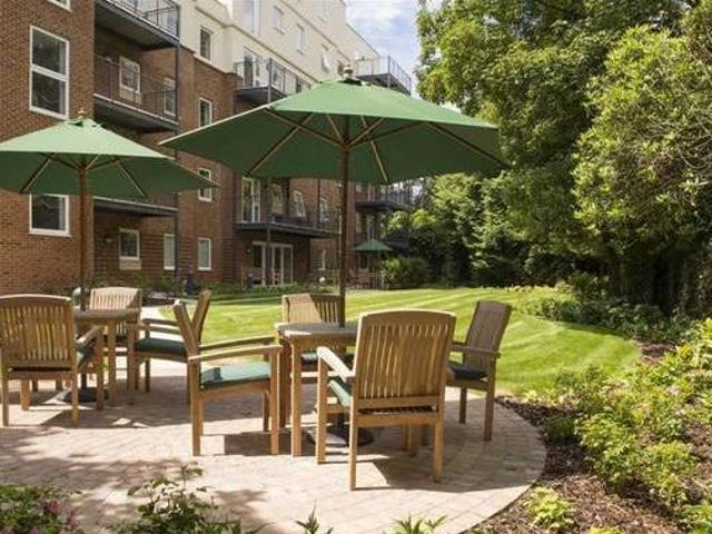 2 bedroom apartment for rent in Branksome Park BH13