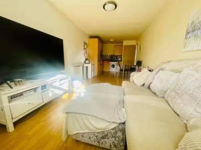 2 bedroom apartment for rent in Brackendale, BD10