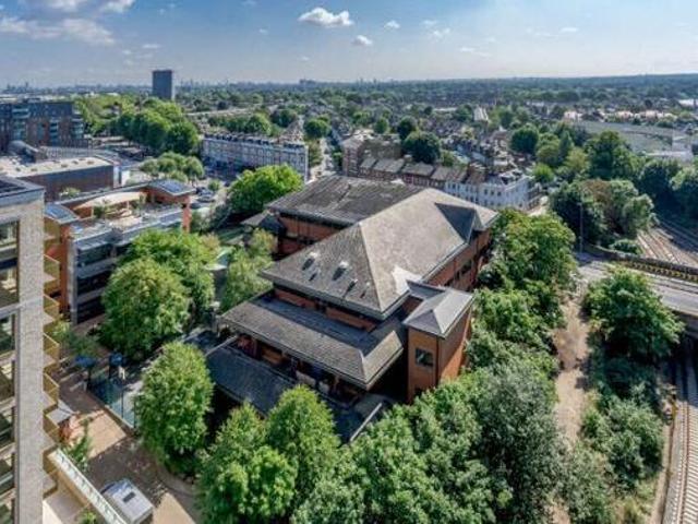 2 Bedroom Apartment For Rent In Brentford, Middlesex